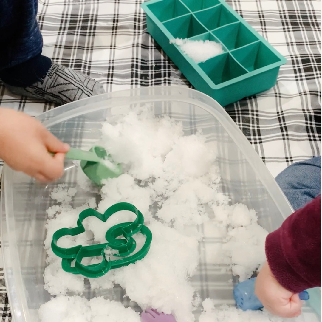 Easy Winter Sensory Bin - Coloring Sunshine